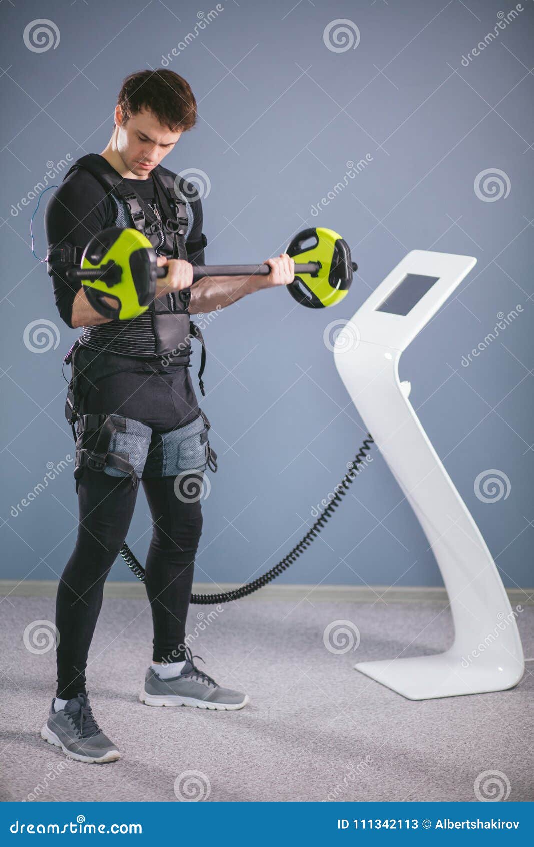 Equipe Dar Certo O Treinamento Com Close Up Do Barbell, Pose Do EMS Do ...