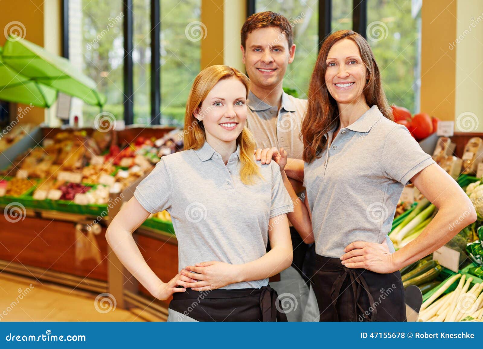 Equipe No Supermercado Com Gerente Da Loja E Salespeople Foto de Stock ...