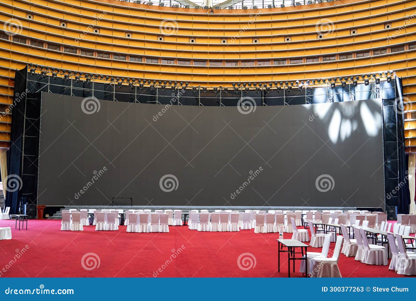 Equipment Dining Table and Big Screen in Large Indoor Banquet Hall ...
