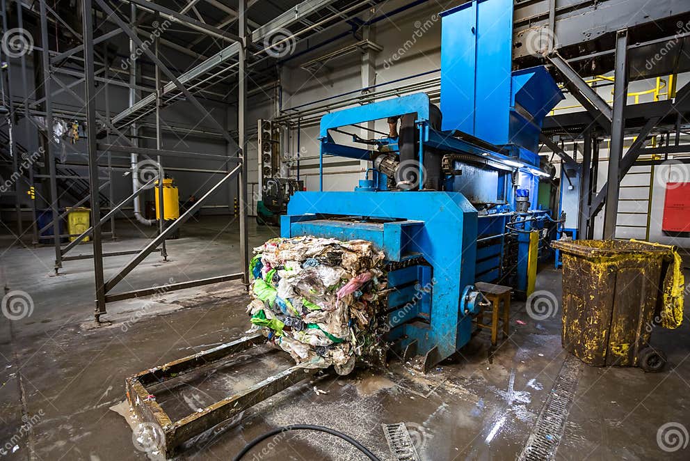 Equipment for Pressing Debris Sorting Material To Be Processed in ...