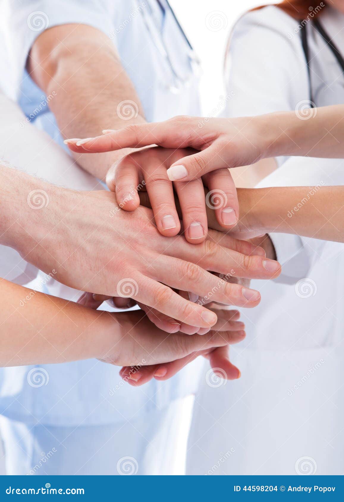 Equipo Médico Que Apila Las Manos Foto de archivo - Imagen de adultos ...