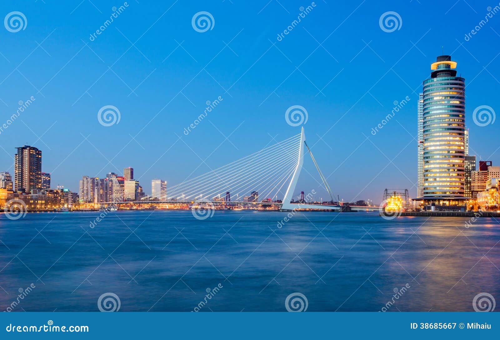 Erasmus Bridge fotografía editorial. Imagen de holandés - 38685667