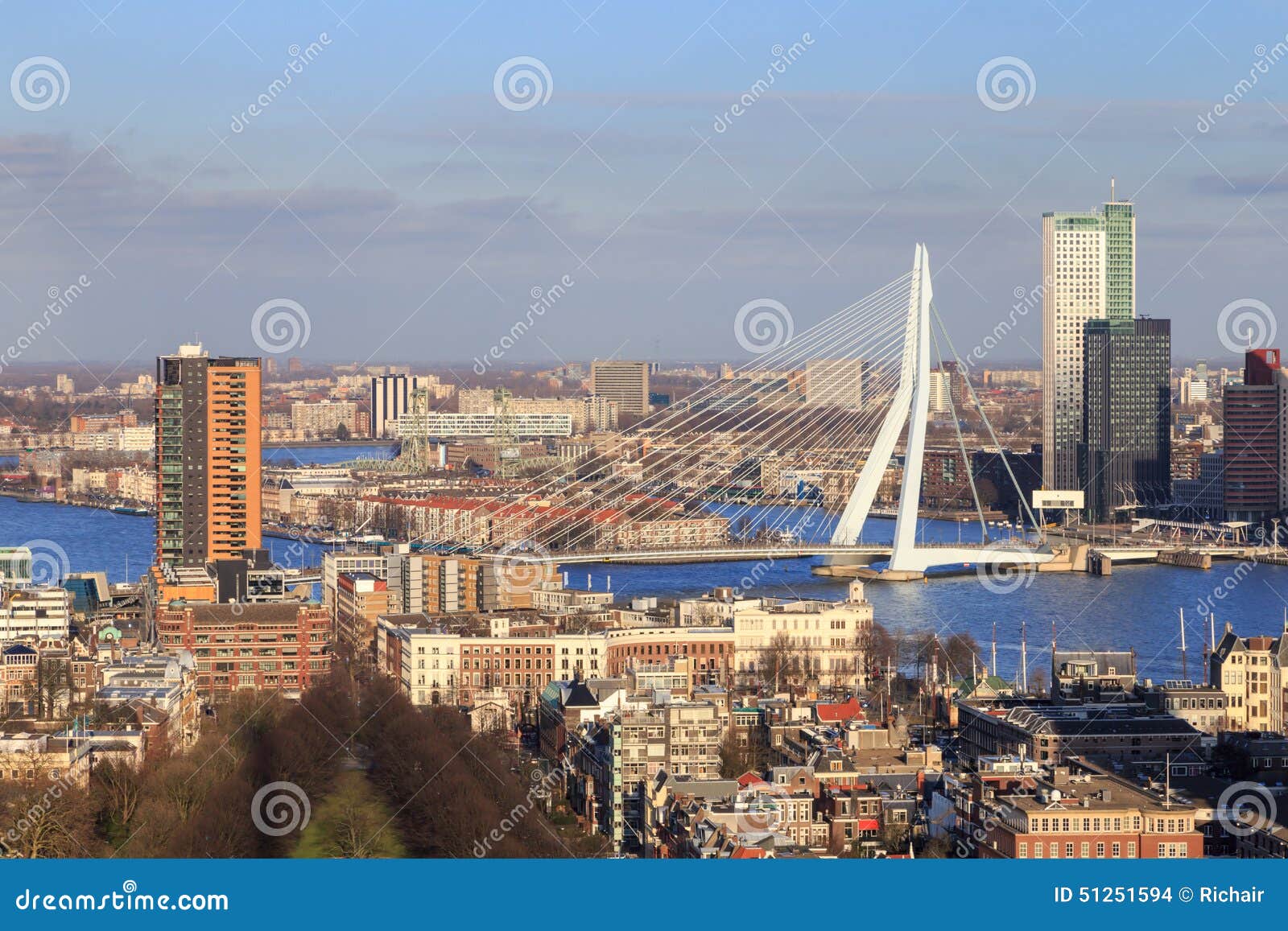Erasmus brug, Rotterdam redactionele stock afbeelding. Image of centrum ...