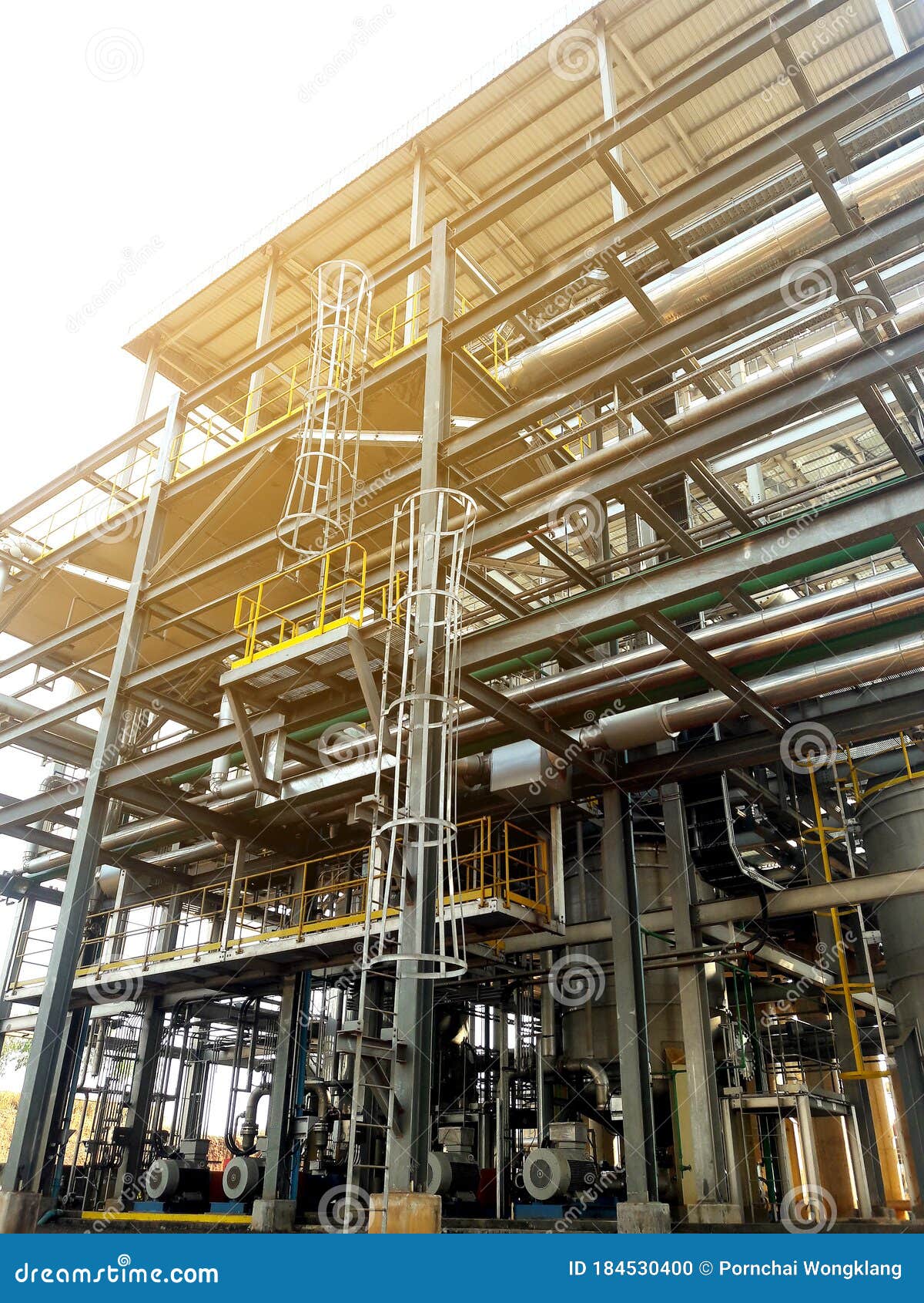 Erection Work Ladder And Platform Yellow Guard For Pipe Rack Royalty ...