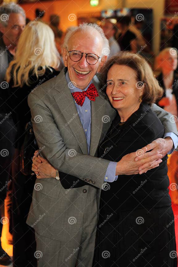 Eric Kandel y su esposa foto editorial. Imagen de eric - 30688566