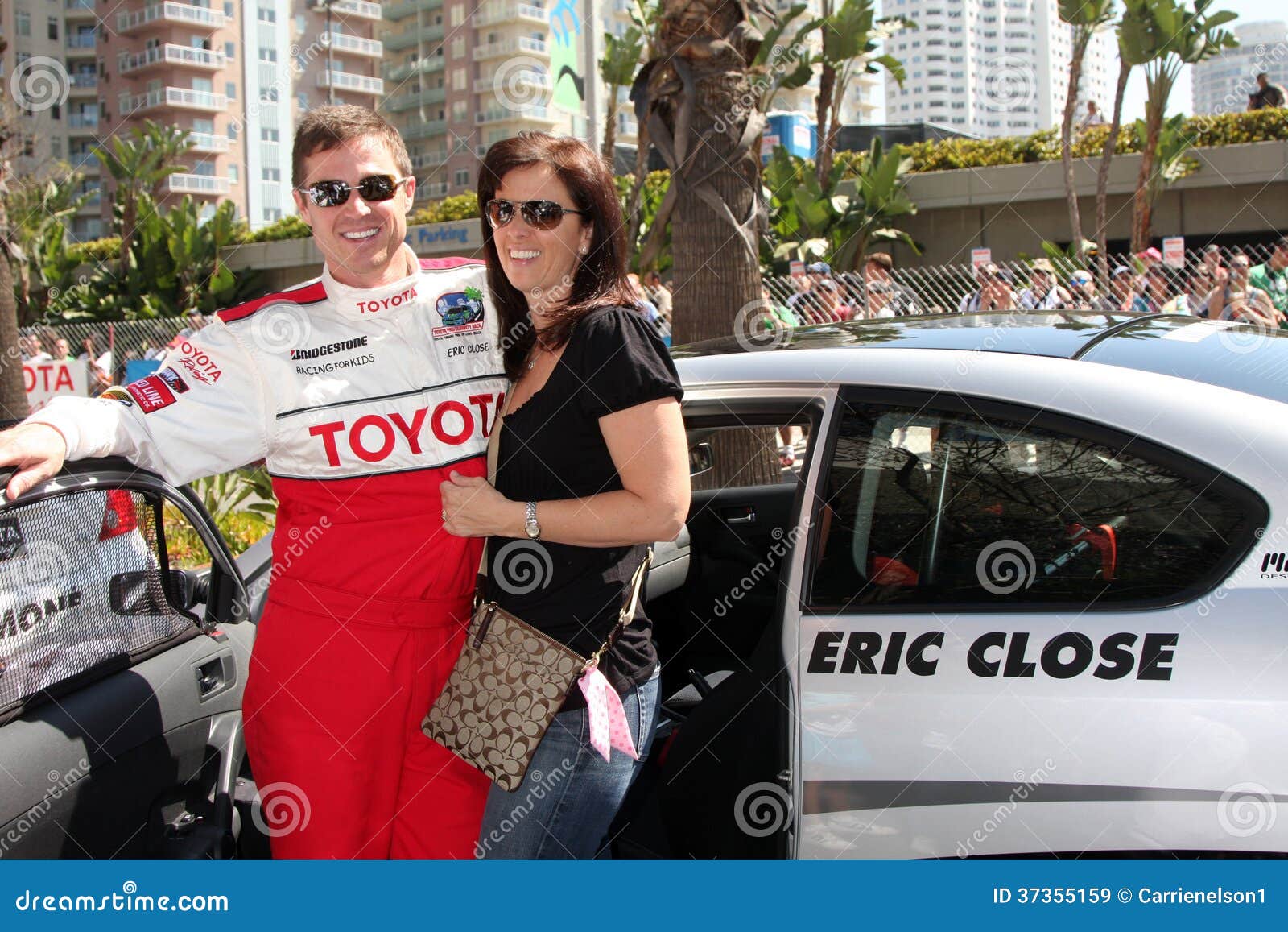 Eric & Keri Close imagem de stock editorial. Imagem de grande - 37355159