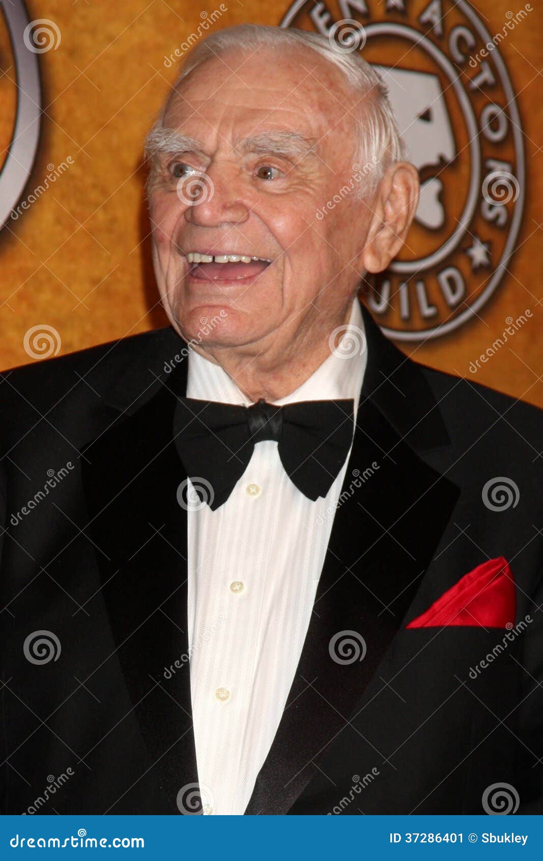 Ernest Borgnine foto editorial. Imagen de concesiones - 37286401