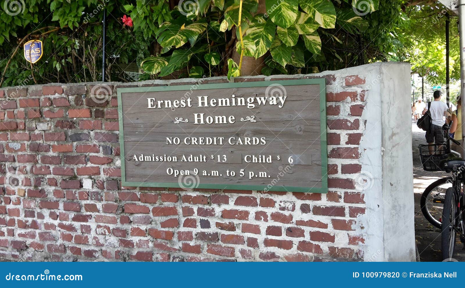 Ernest Hemingway House editorial image. Image of west - 100979820