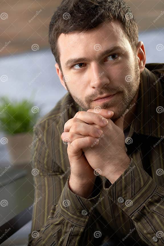 Ernster Mann stockbild. Bild von erwägung, kaukasisch - 23095977