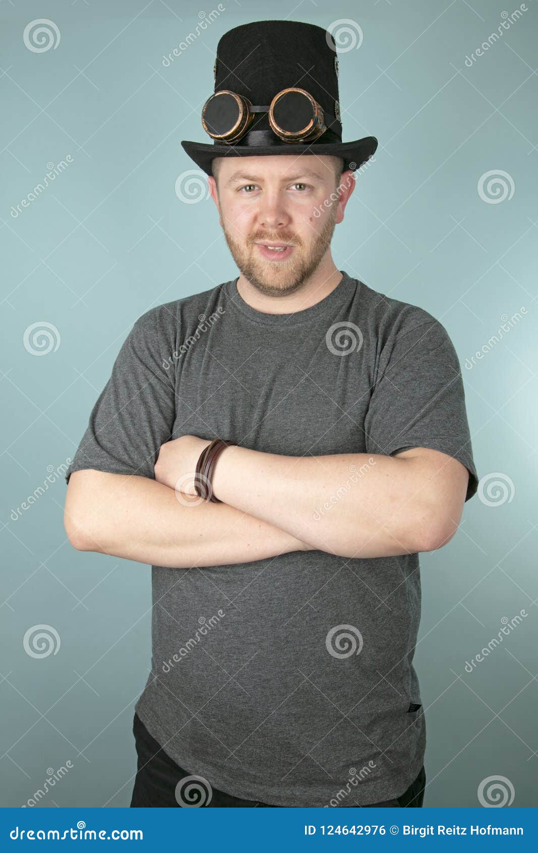 Ernster Mann in Einem Zylinder Ernst Voran Anstarrend Stockfoto - Bild ...