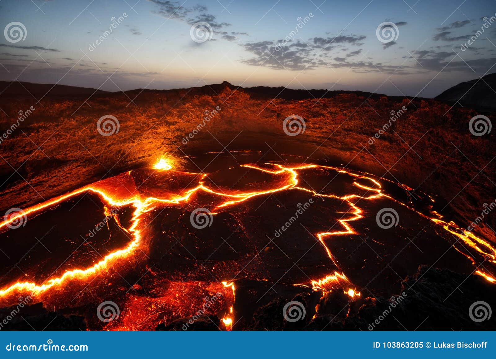 Erta Ale Volcano Ethiopia imagen de archivo. Imagen de resplandor ...
