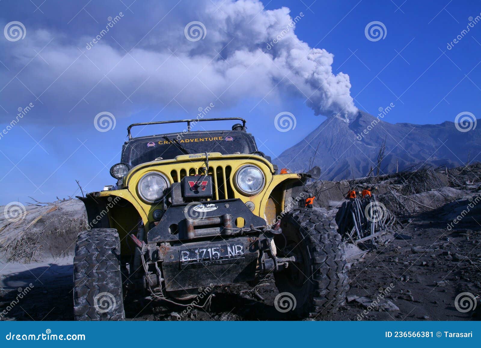 Eruption of Mount Merapi in November 2010 Editorial Photo - Image of ...