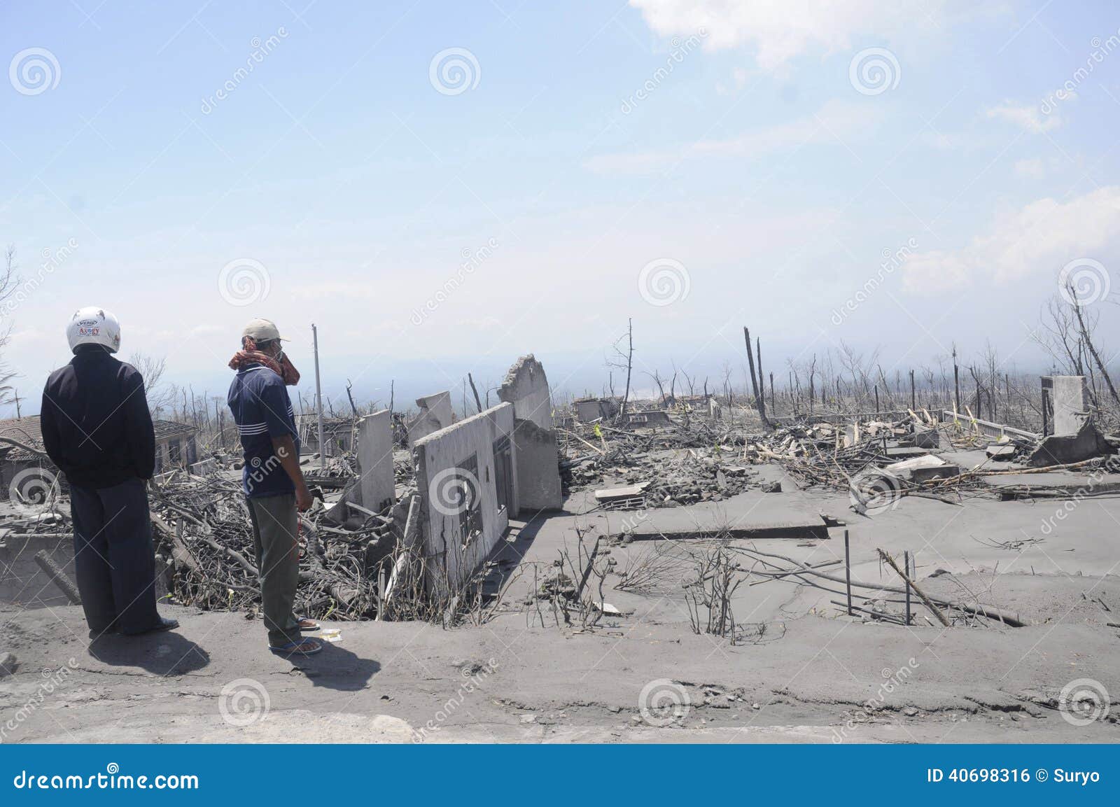Eruption of Mount Merapi editorial photo. Image of indonesia - 40698316