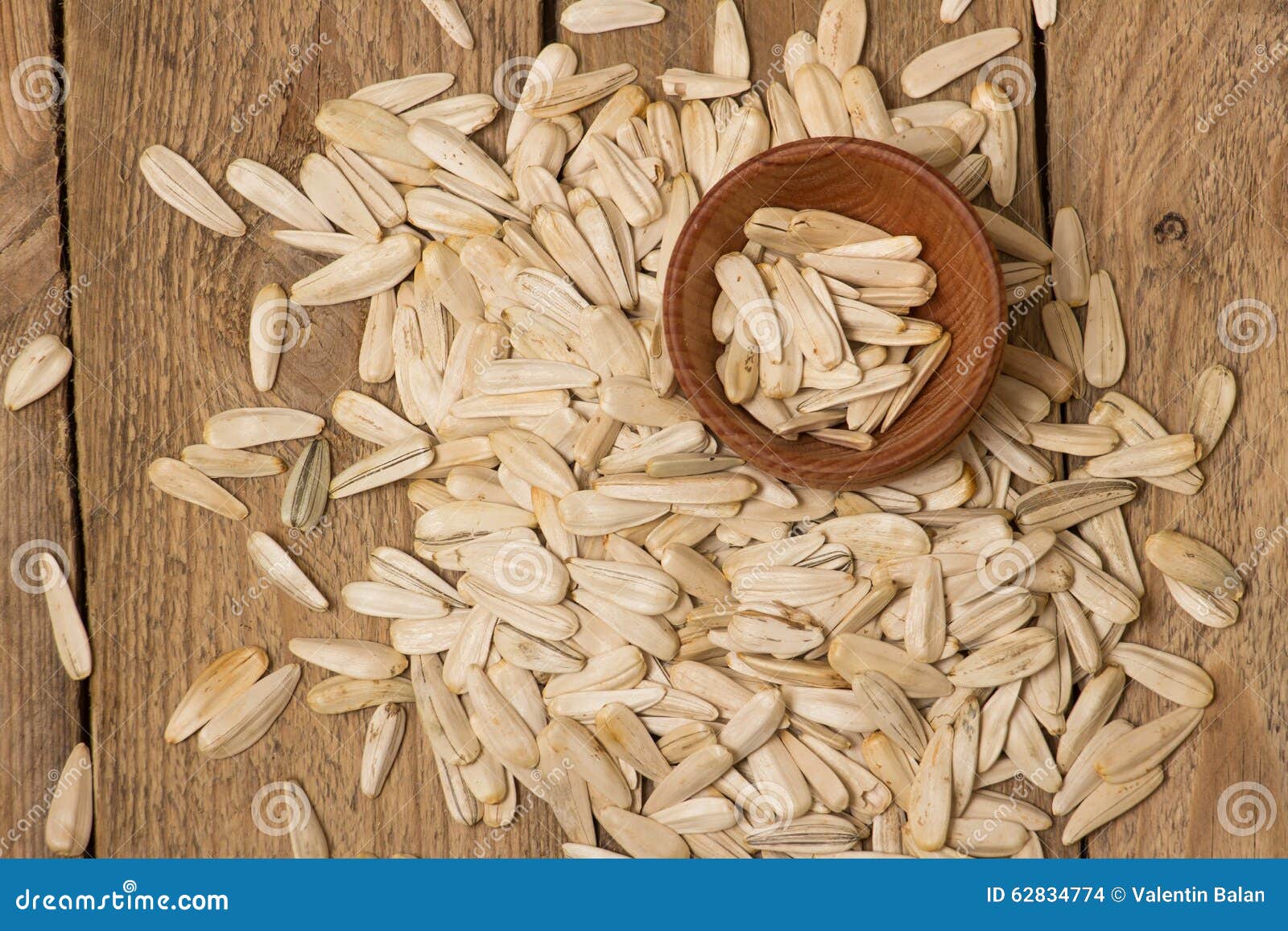 Es Wird Dieses Jahr Gebildet Stockfoto - Bild von stapel, bauernhof ...