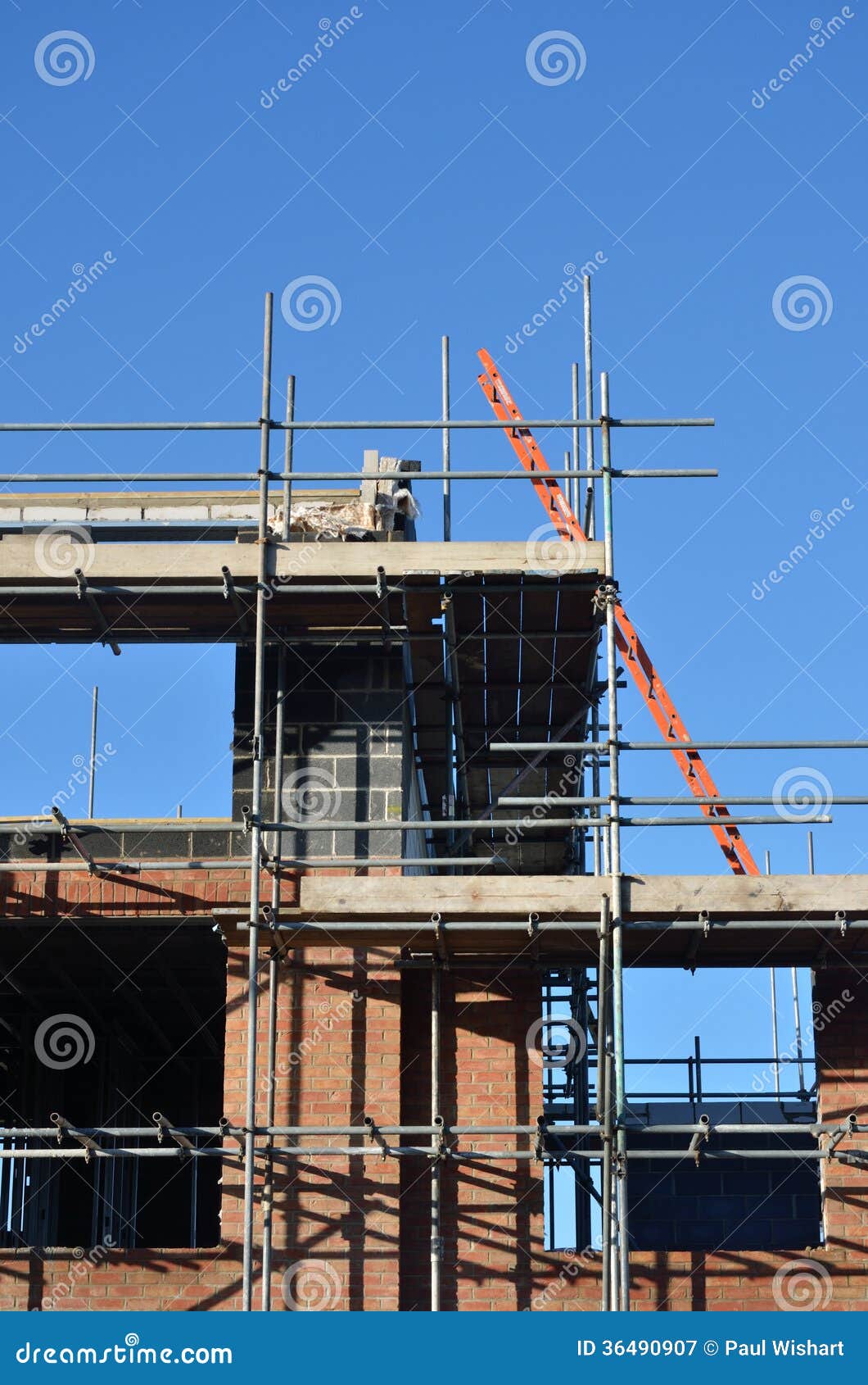 Escada e andaime imagem de stock. Imagem de escadas, janelas - 36490907