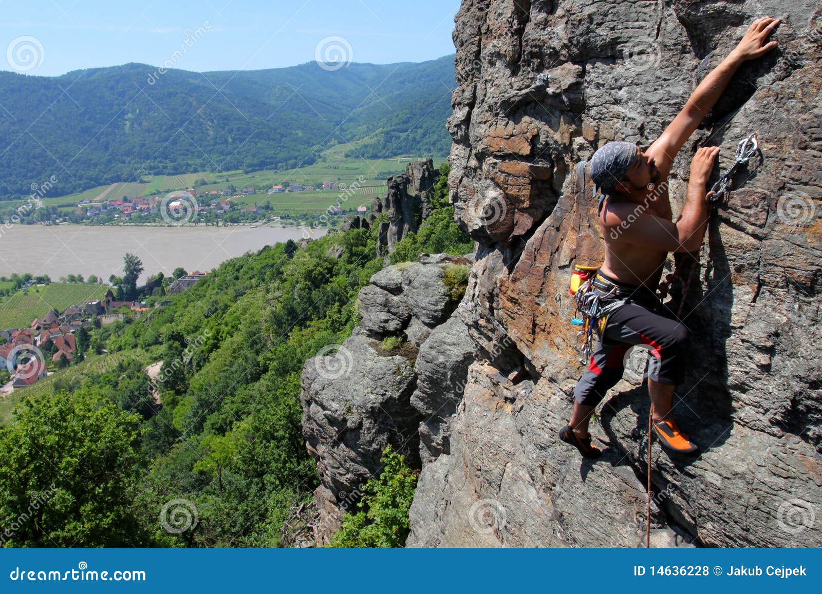 Escalada al aire libre foto de archivo. Imagen de persona - 14636228