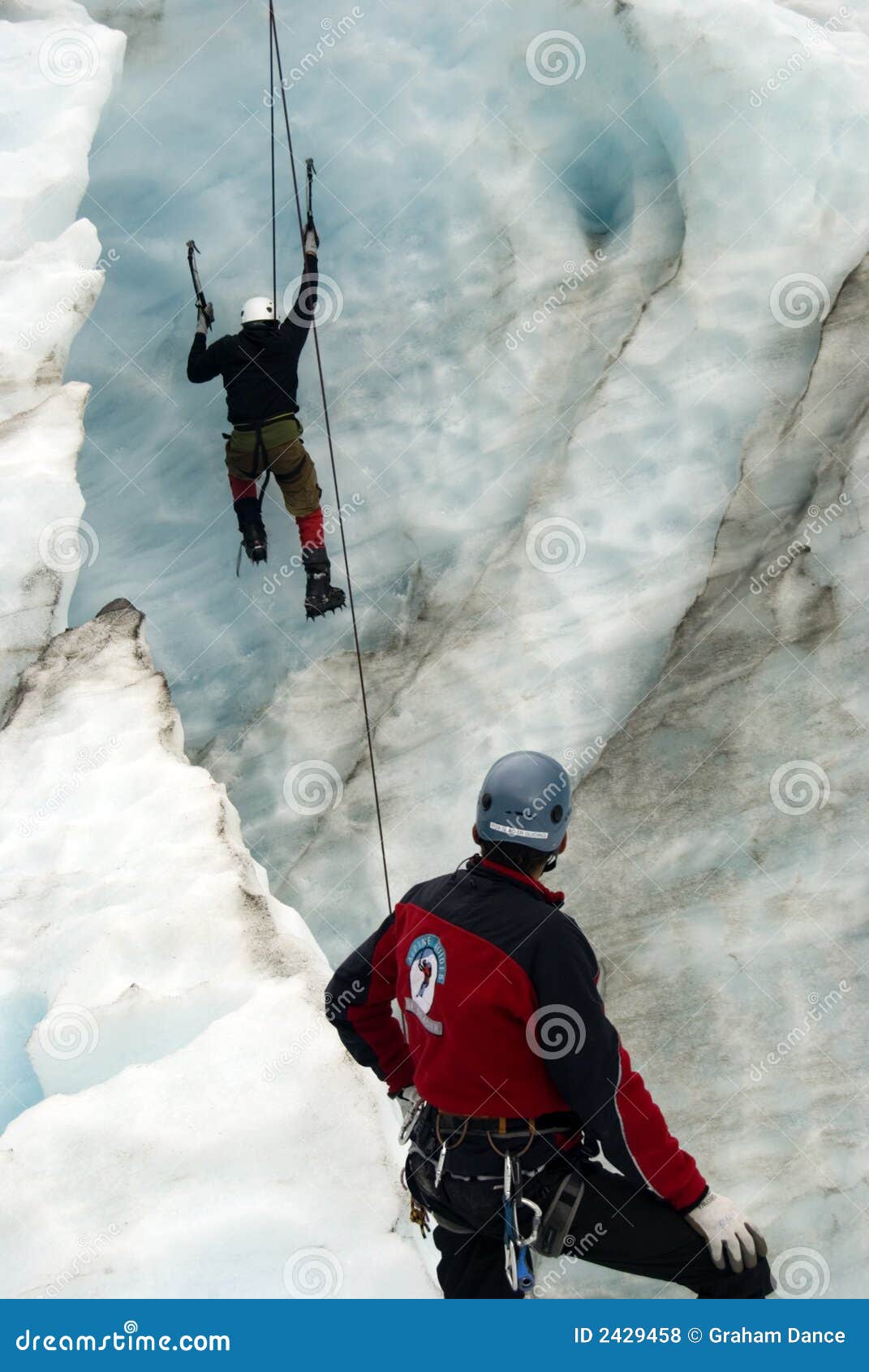 Escalador de hielo 2 foto de archivo. Imagen de aconseje - 2429458