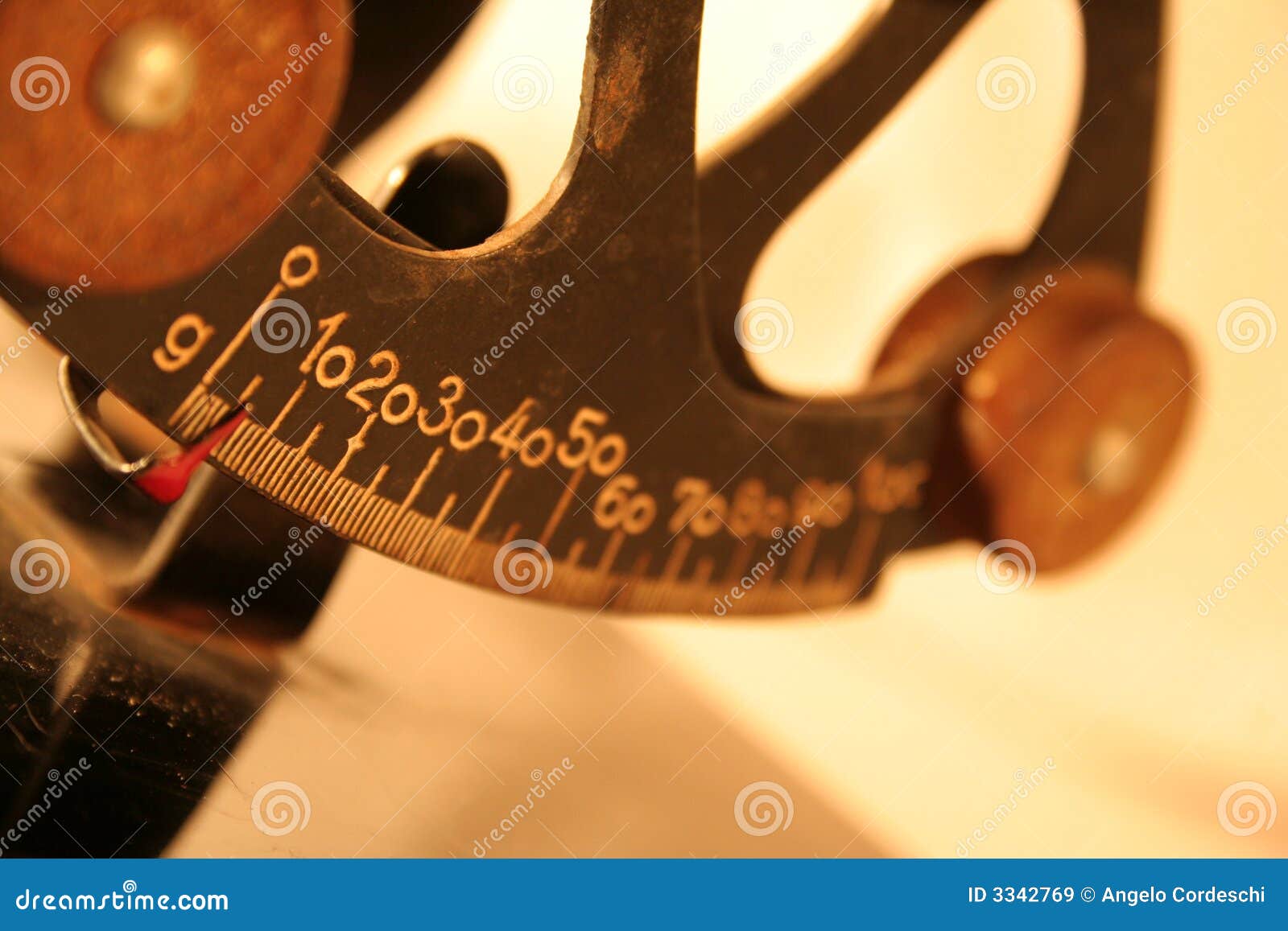 Escalas Antiguas Del Balance Imagen de archivo - Imagen de ...