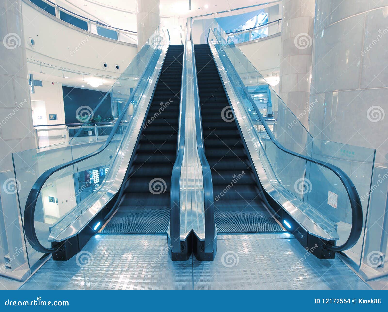 Escalator in Department Store Stock Photo - Image of gloss, lift: 12172554