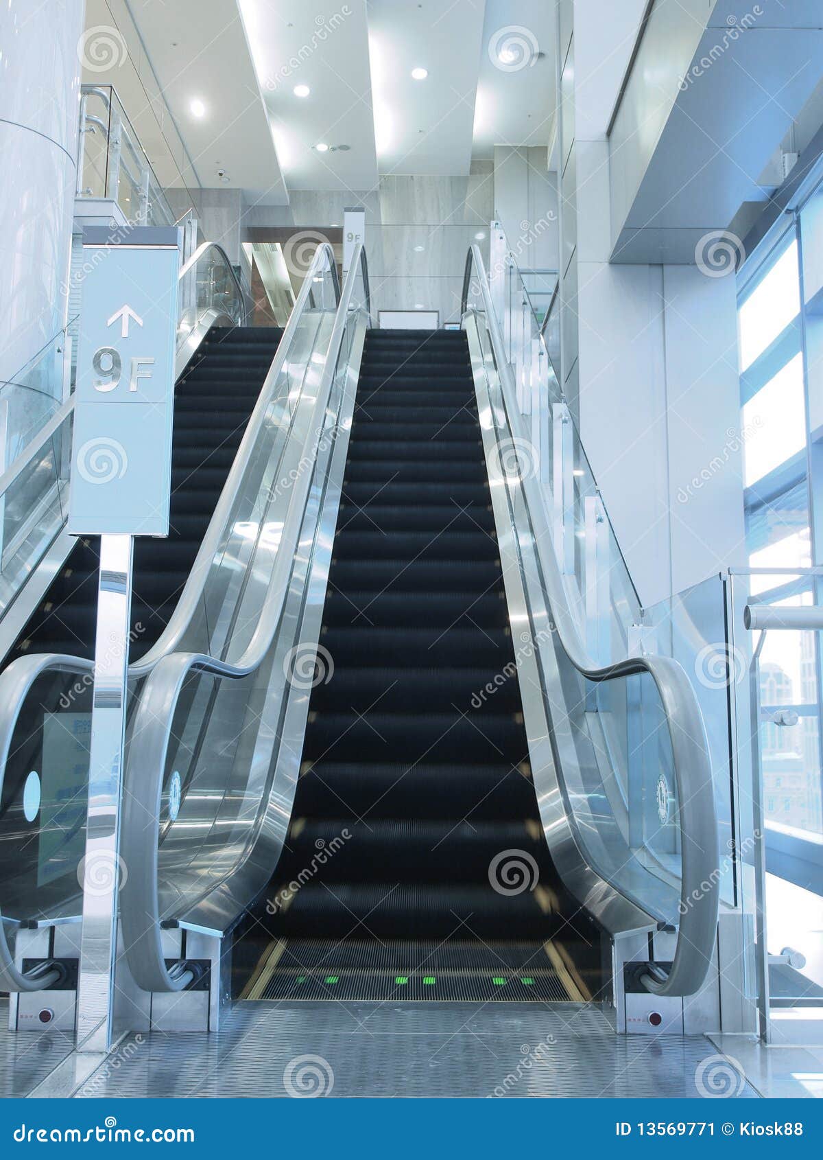 Escalator in Department Store Stock Image - Image of asia, elevator ...