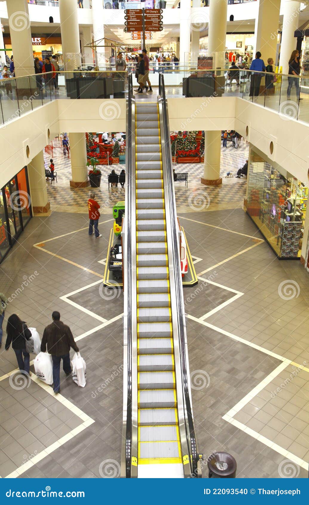 Escalator in a Mall editorial image. Image of architecture - 22093540