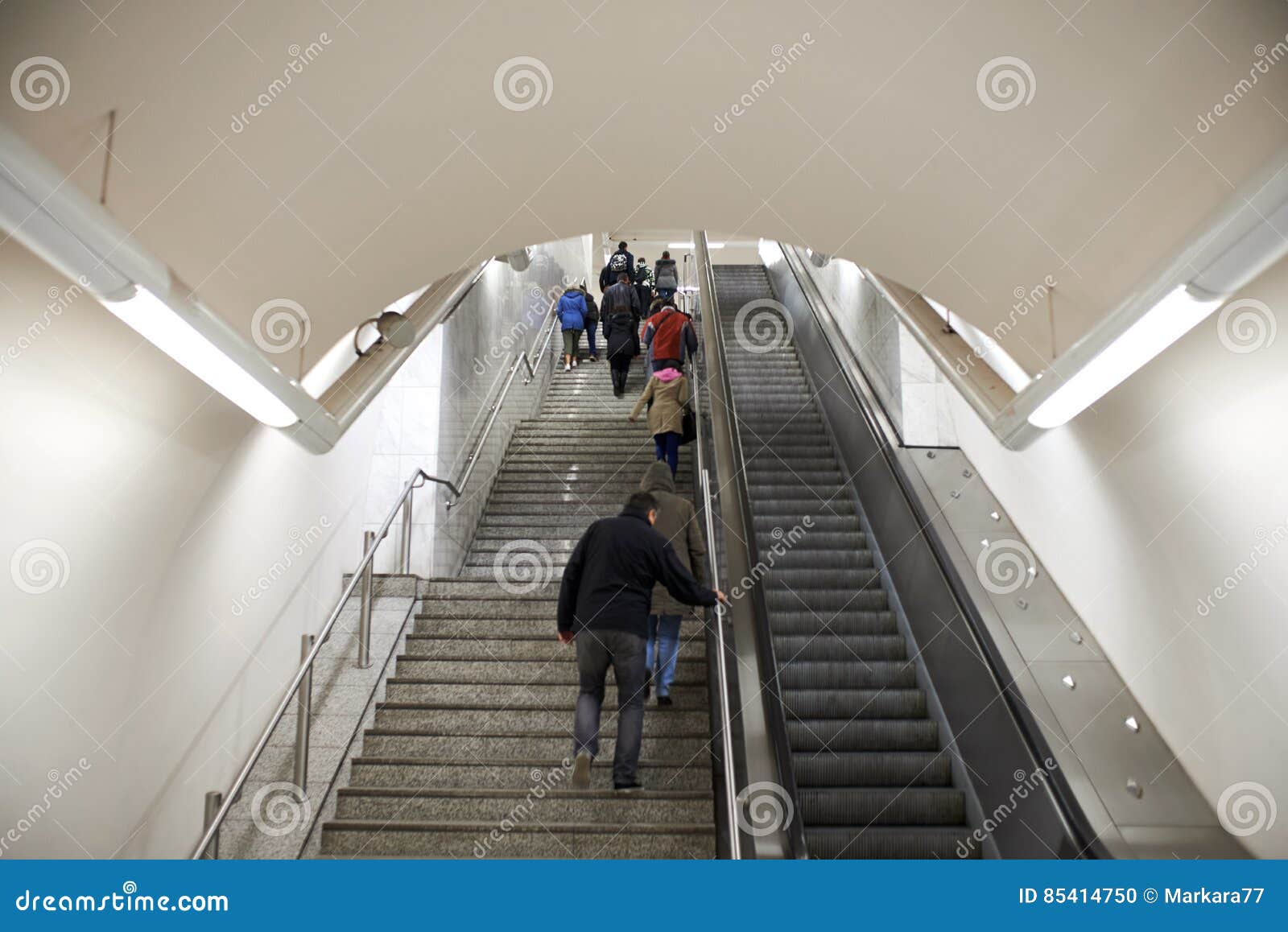 Escalator Stairs with Crowd Editorial Image - Image of business, modern ...