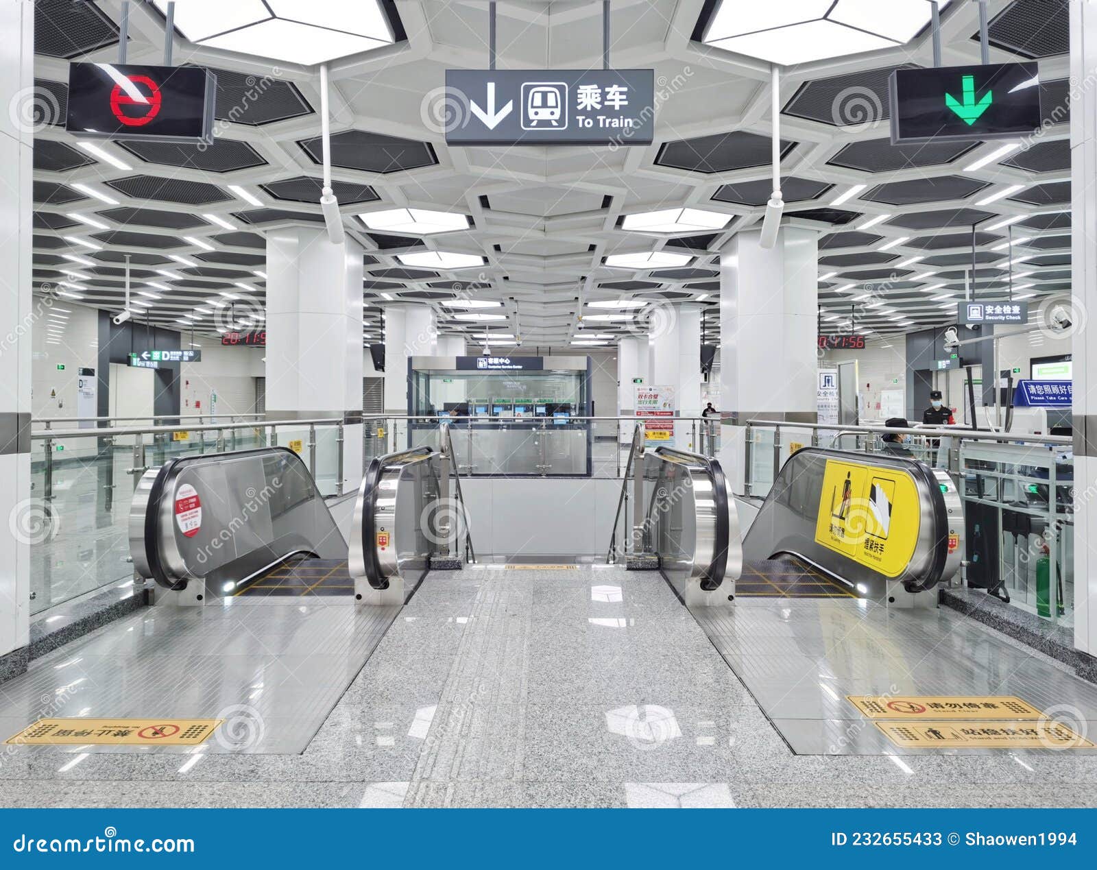 The Subway escalator editorial stock photo. Image of station - 232655433