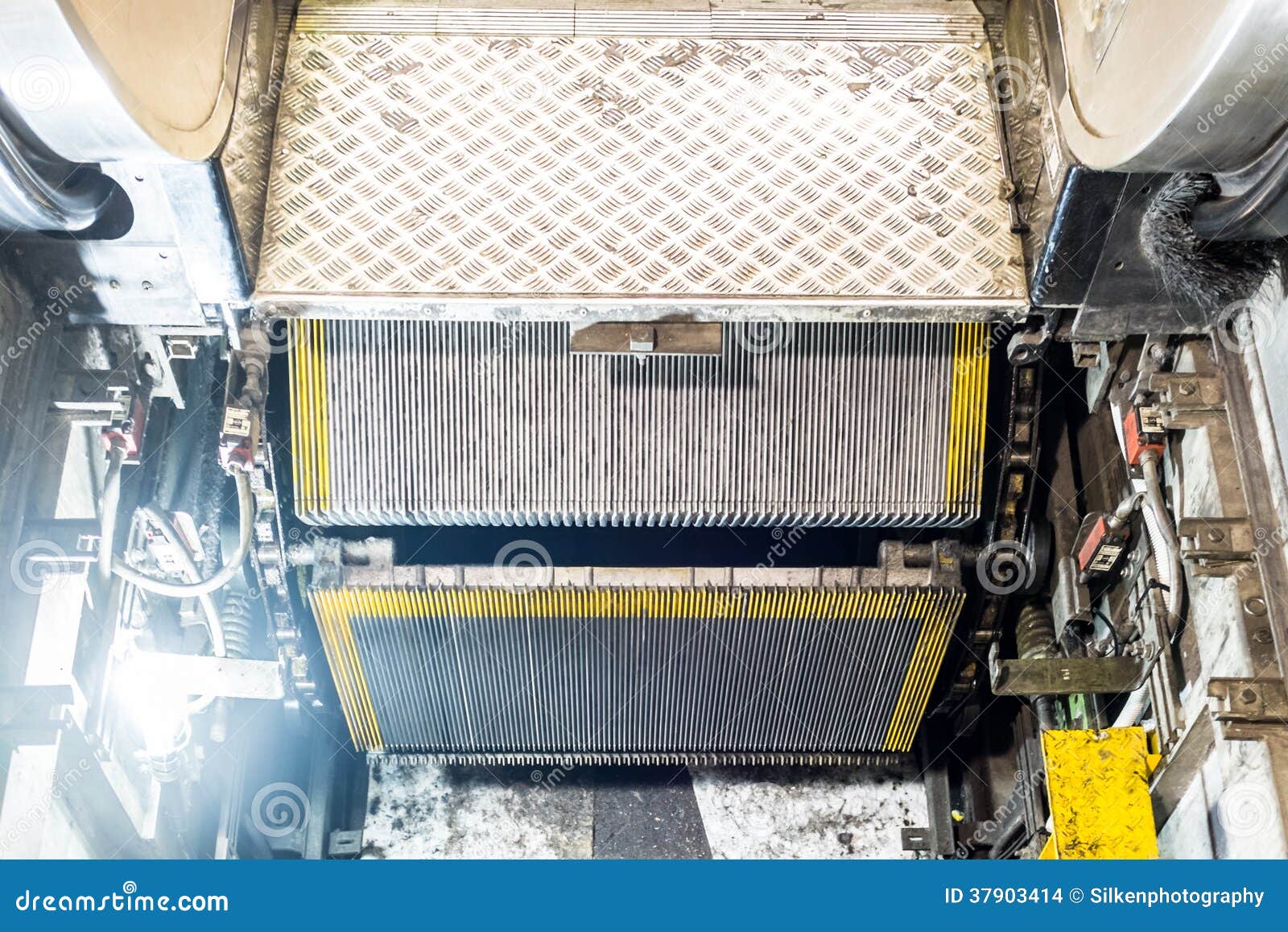 Mechanics Drop Light Stock Photos - Free & Royalty-Free Stock Photos ...