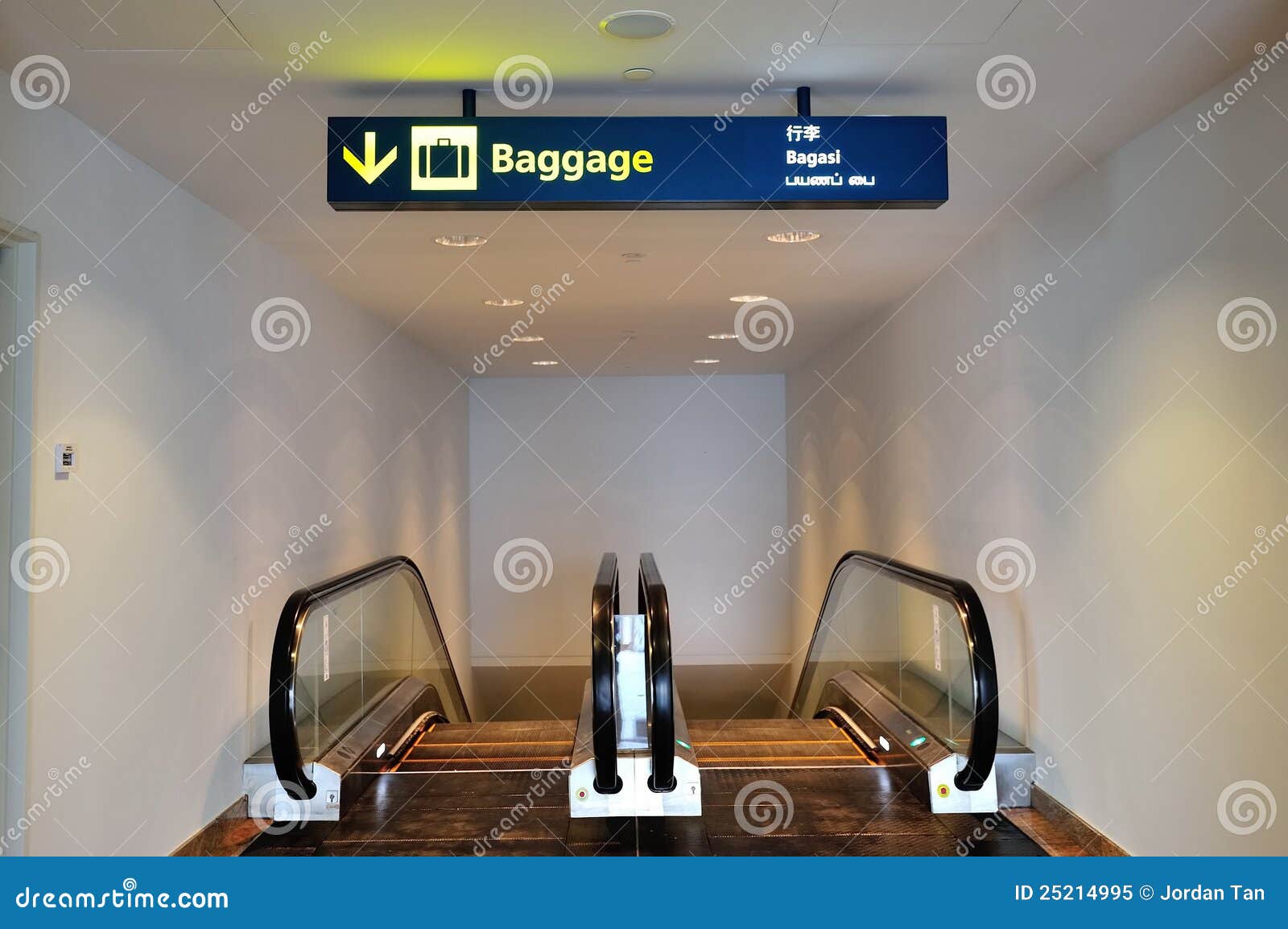 Escalators Leading To Baggage Collection Area Stock Image - Image of ...