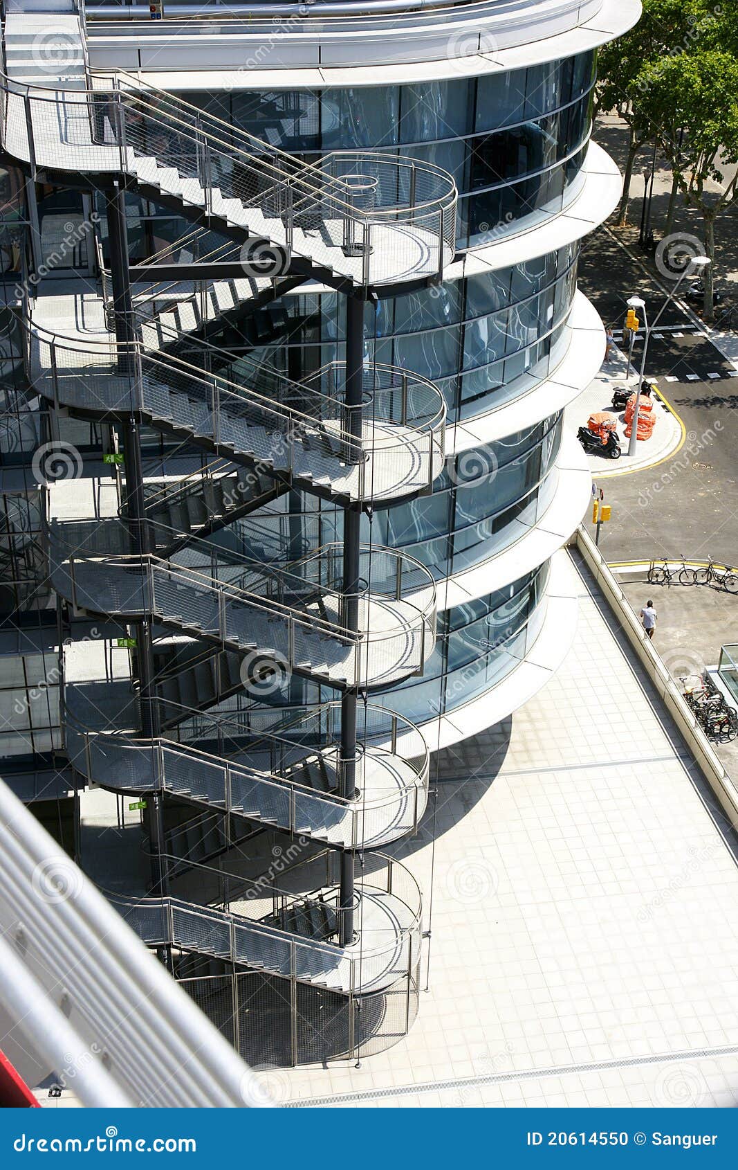 Escaleras De Un Edificio Imagen. Imagen: 20614550