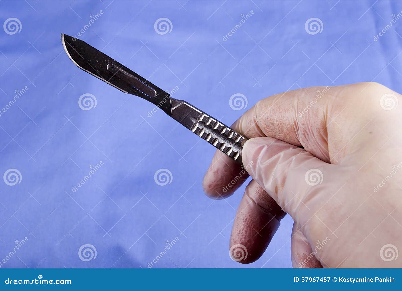 Escalpelo quirúrgico imagen de archivo. Imagen de cirujano - 37967487