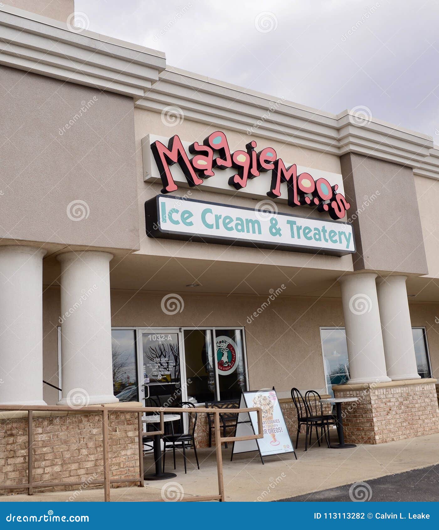 Escaparate Del Helado Del ` S De Maggie Moo Fotografía editorial ...