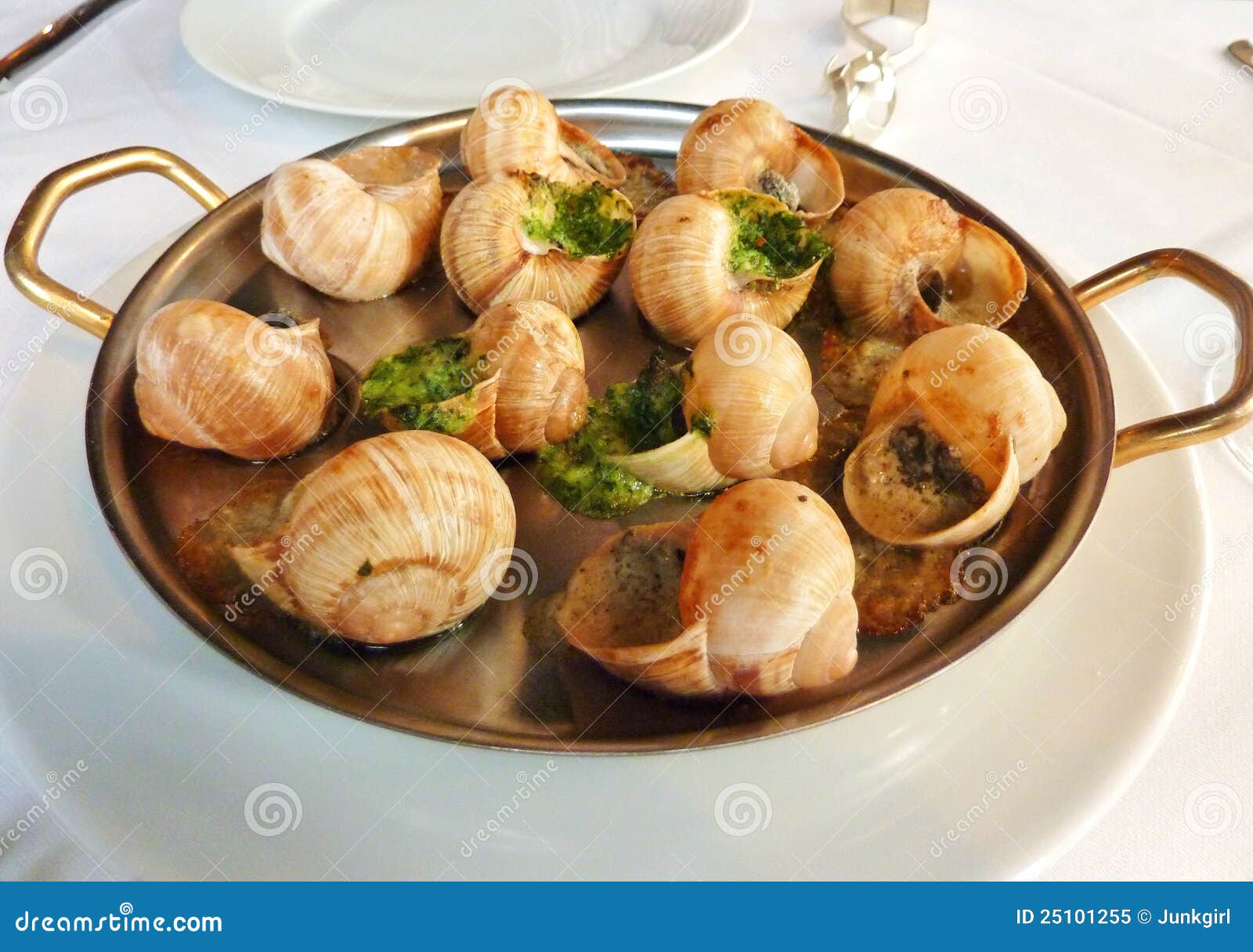 Escargot seriu imagem de stock. Imagem de gastronomia - 25101255
