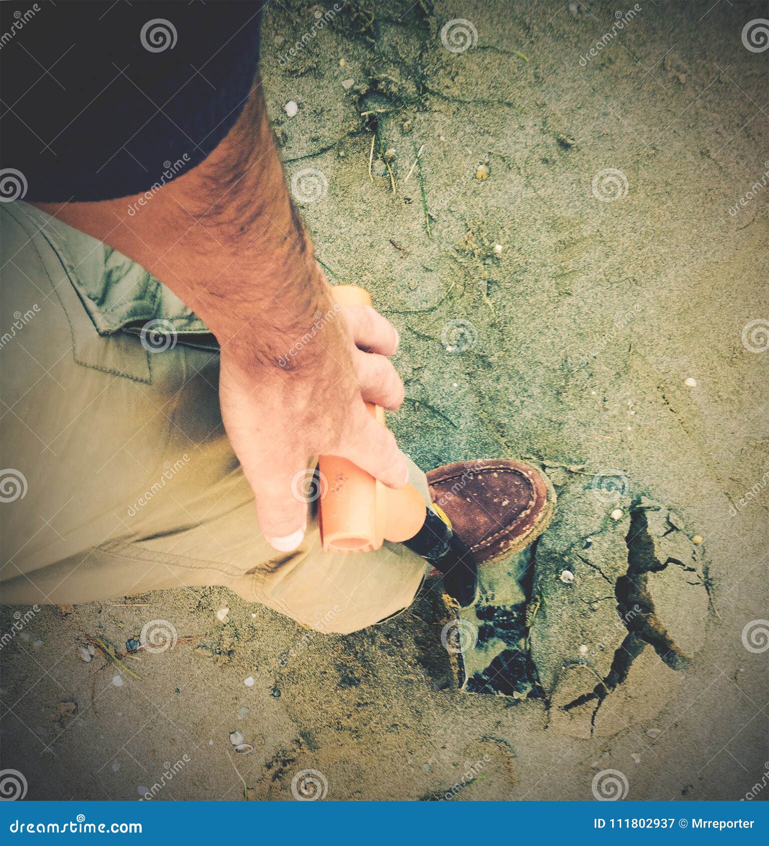 Escavar imagem de stock. Imagem de solo, trabalhador - 111802937