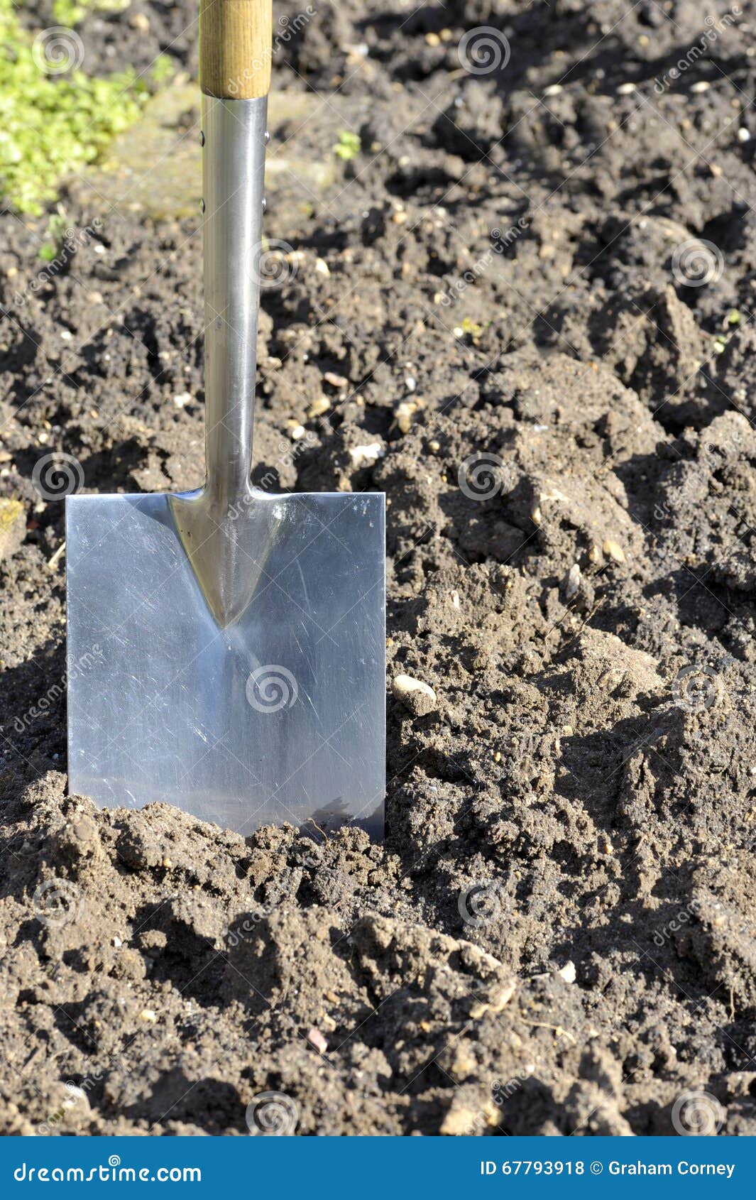 Escavar foto de stock. Imagem de preparar, jardinar, solos - 67793918