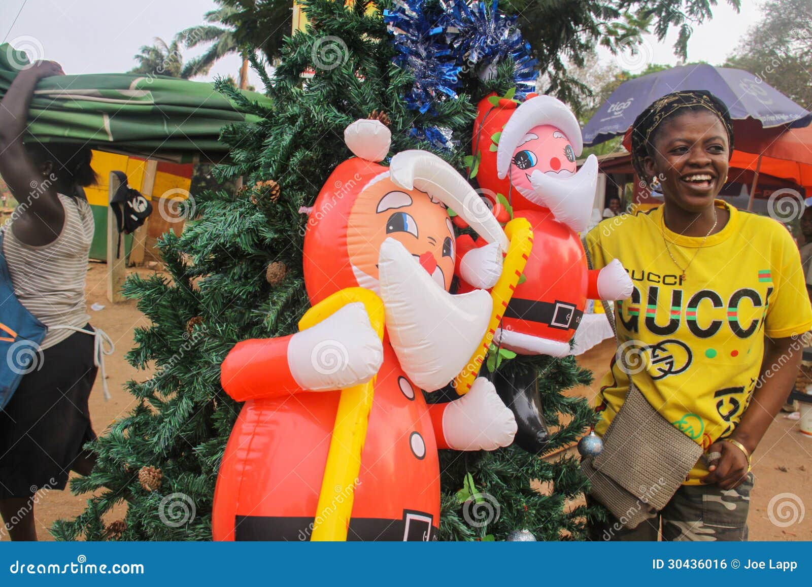 Escena Africana De La Navidad De Streetside Foto editorial - Imagen de ...