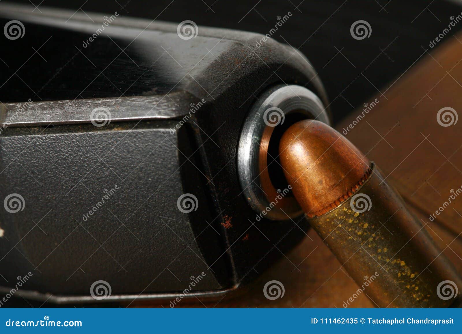 Escena De La Bala Y Del Arma Imagen de archivo - Imagen de escena ...