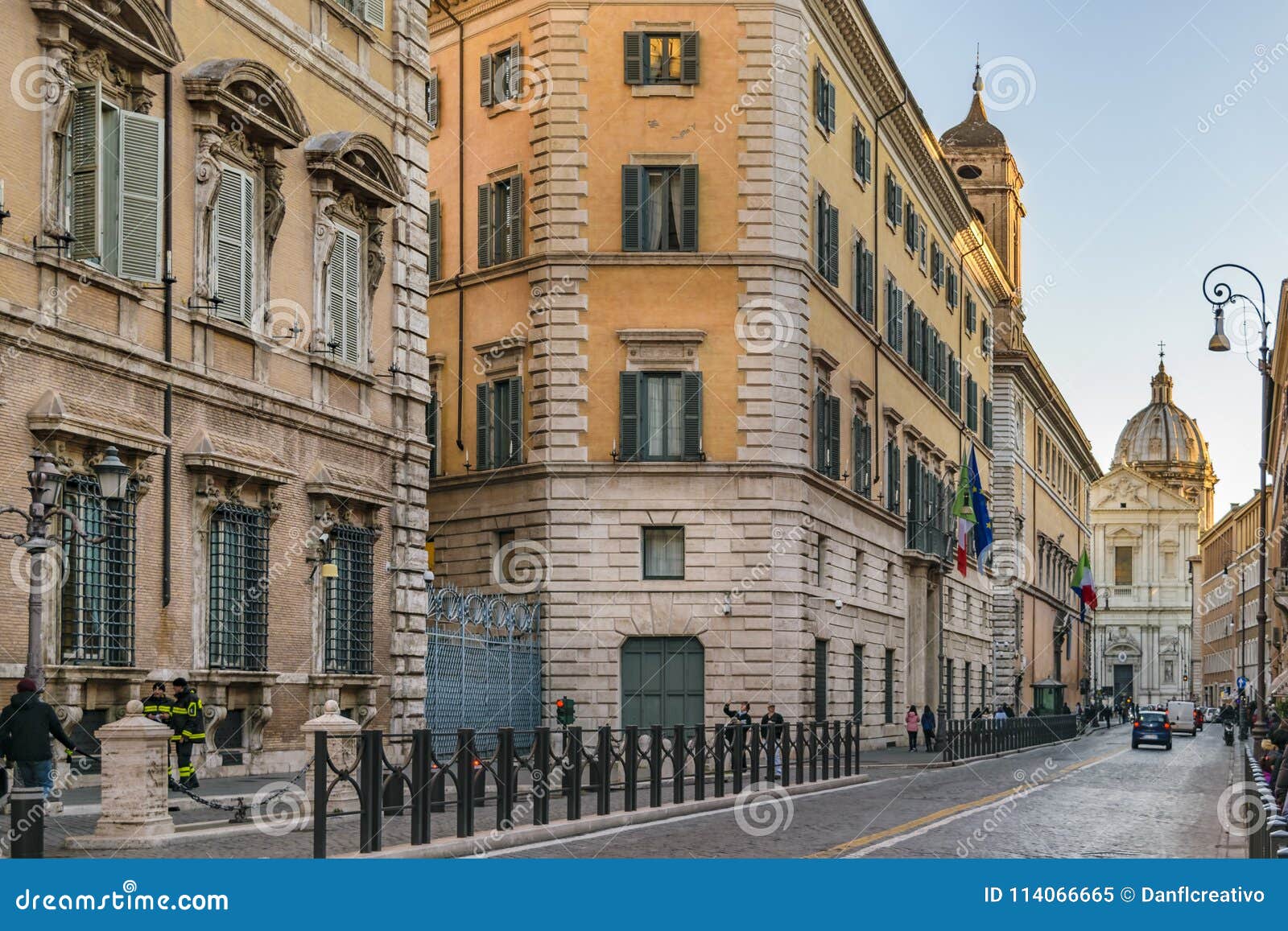 Escena De La Calle De La Ciudad De Roma Imagen editorial - Imagen de ...