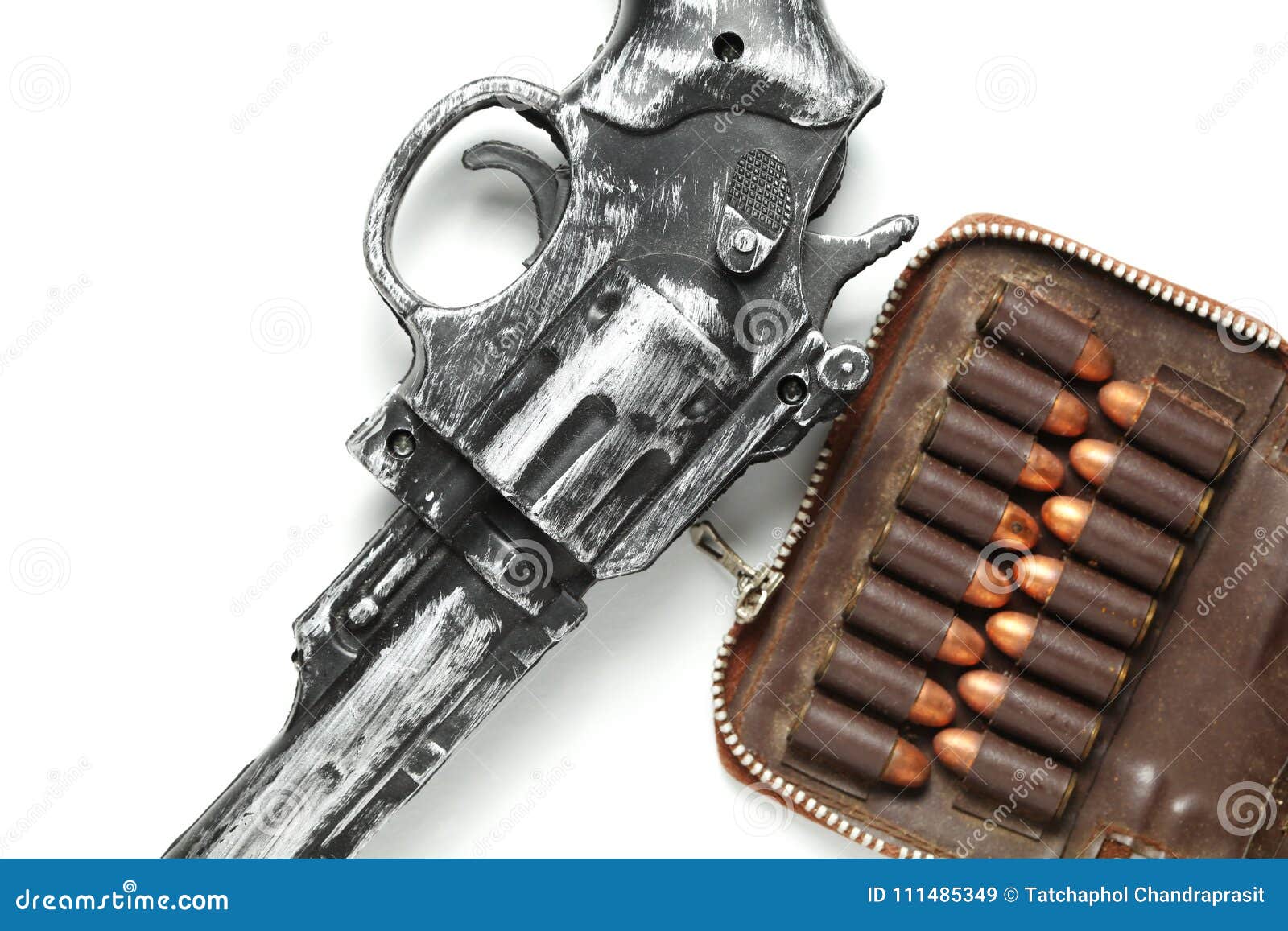 Escena Del Arma Y De La Bala Imagen de archivo - Imagen de cobre ...