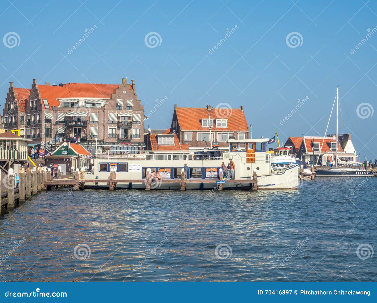 Escenas De La Ciudad De Volendam Fotografía editorial - Imagen de vela ...