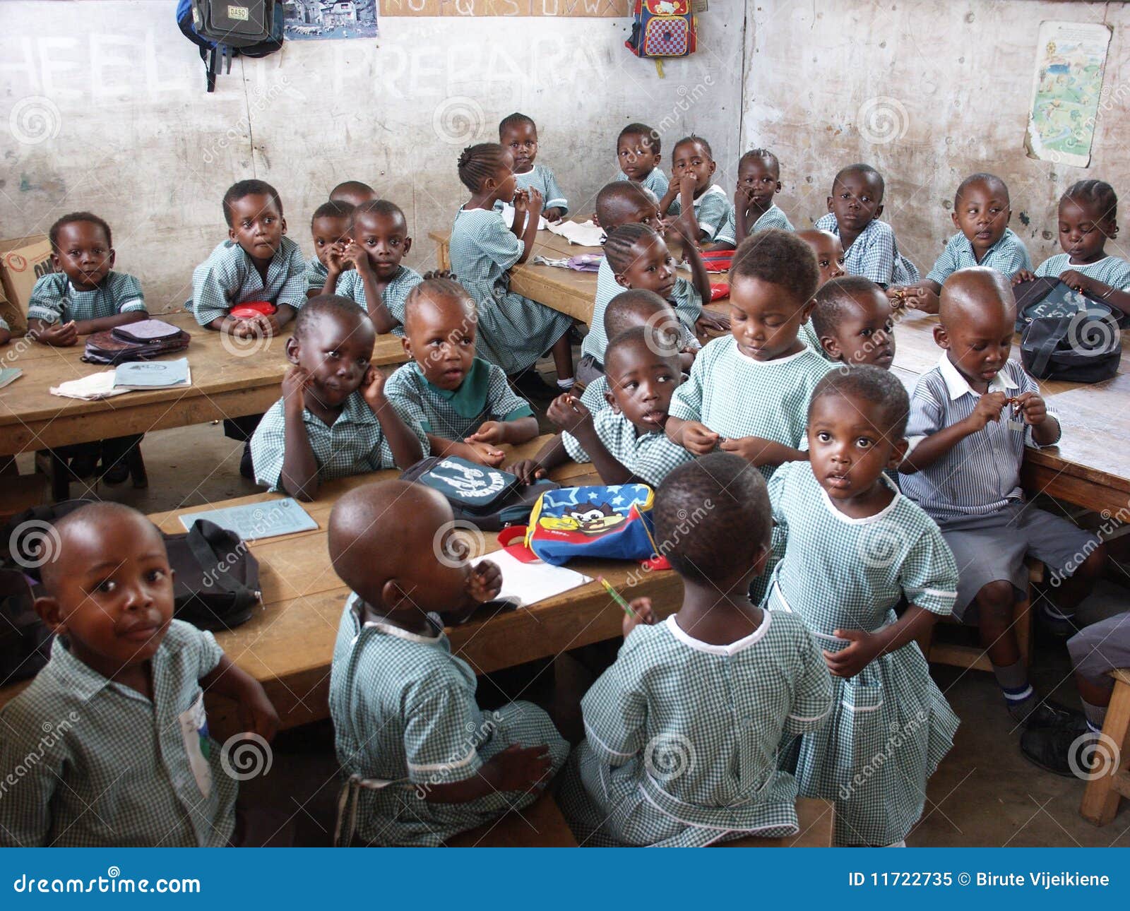 Escola africana imagem editorial. Imagem de preto, classroom - 11722735