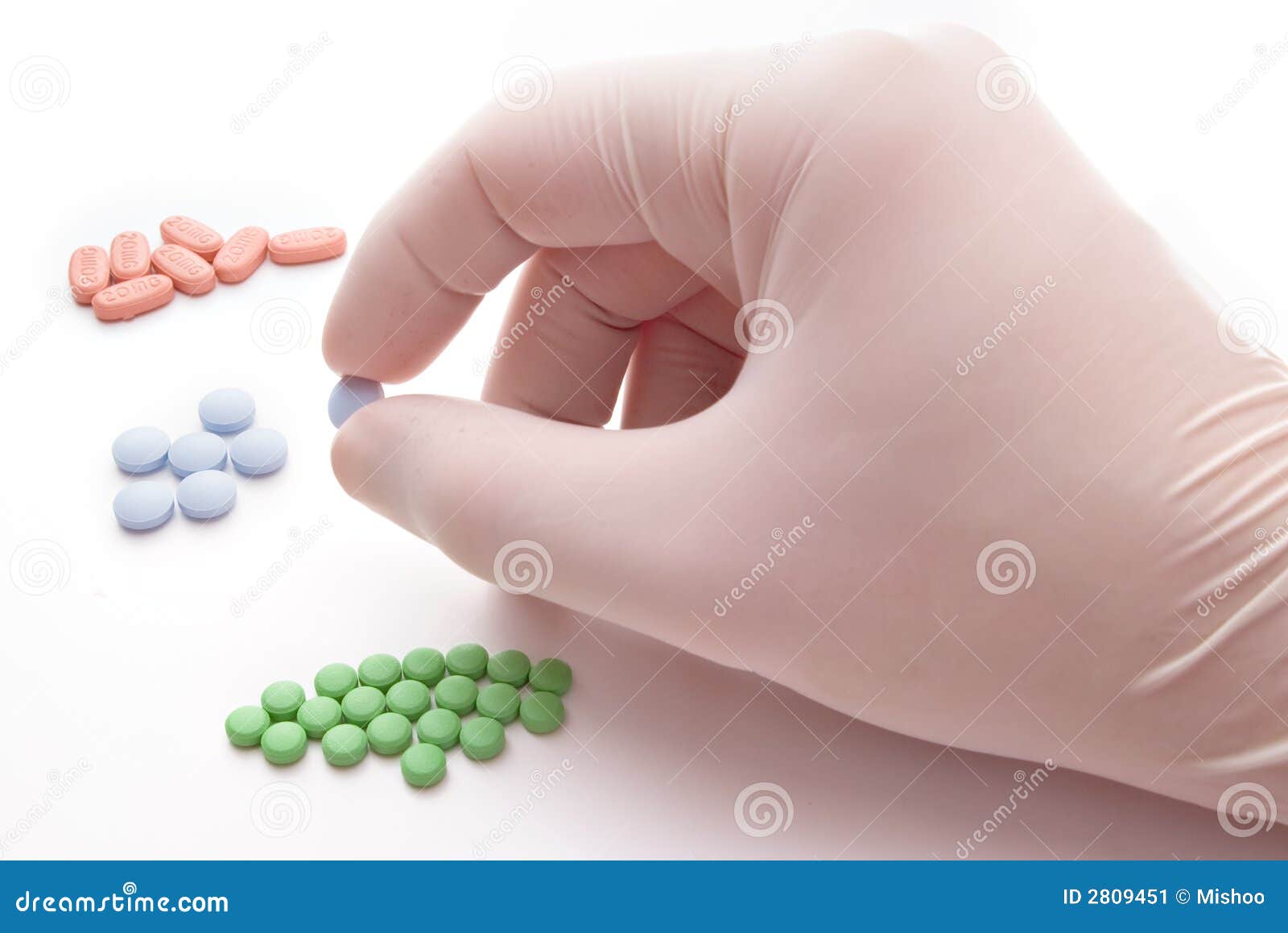 Escolhendo O Comprimido Azul Imagem de Stock - Imagem de cuidado ...