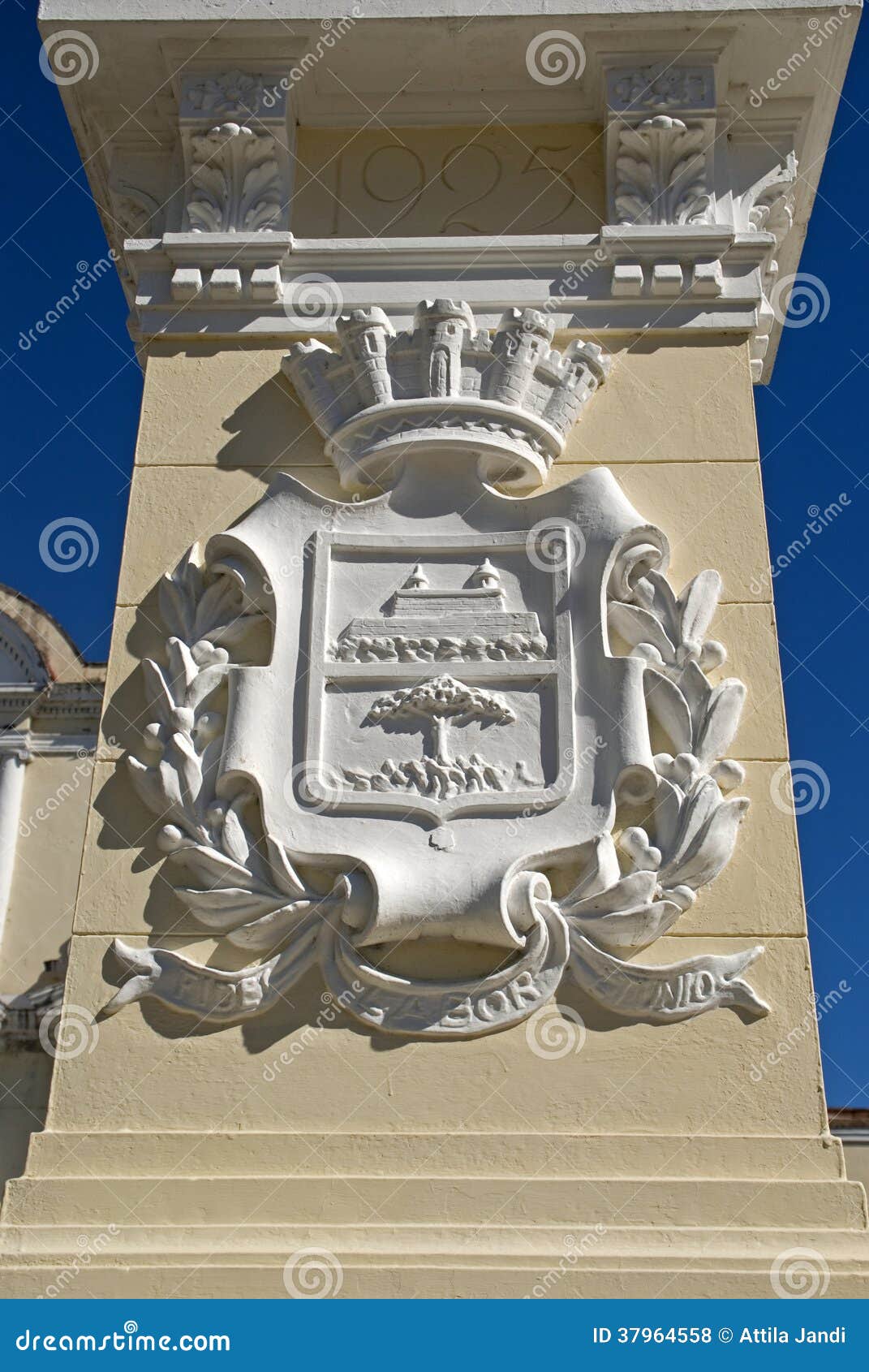 File:Coat of arms of the city of Cienfuegos, Cuba.svg - Wikimedia Commons