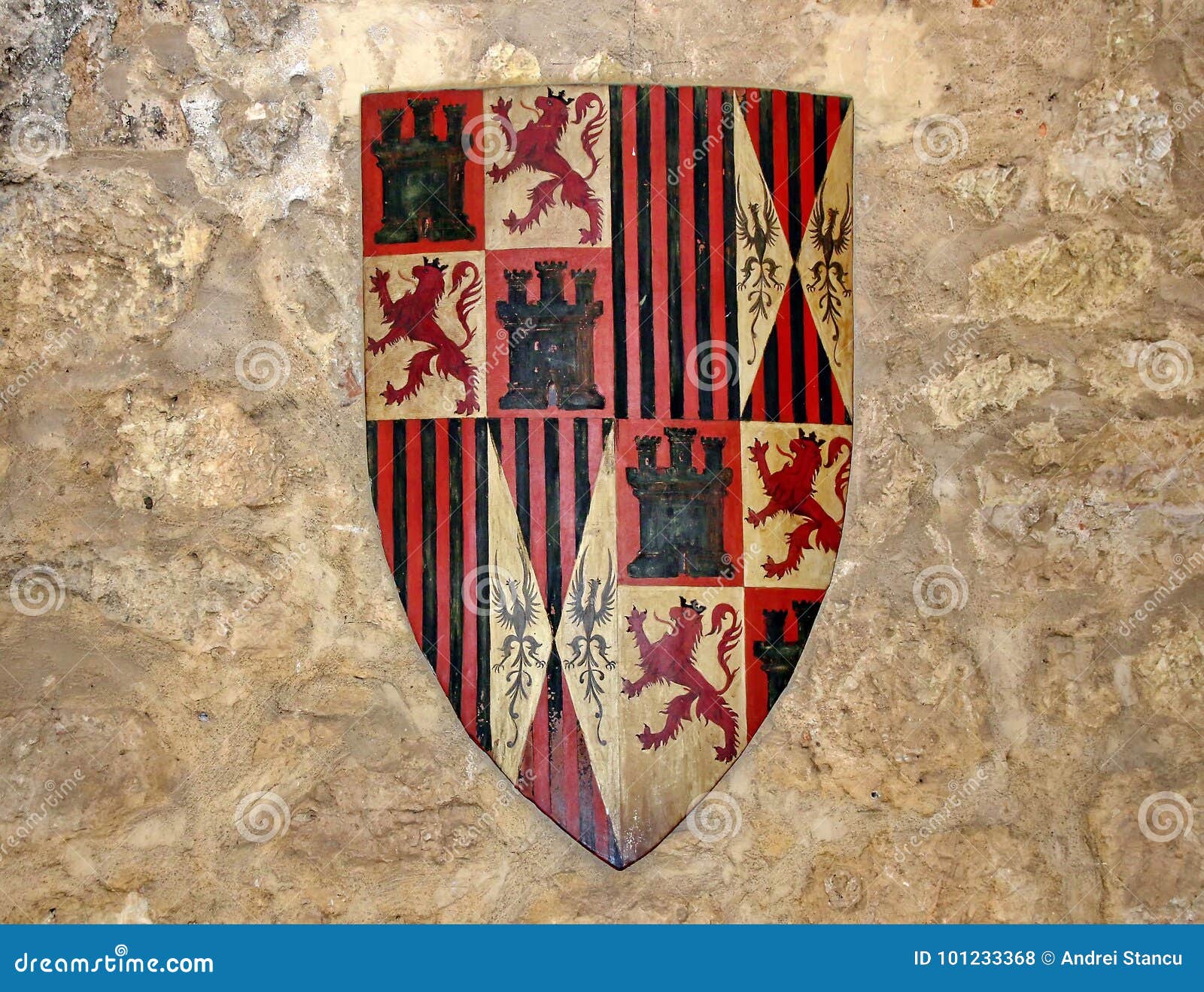 Escudo medieval foto de archivo. Imagen de muestra, elemento - 101233368