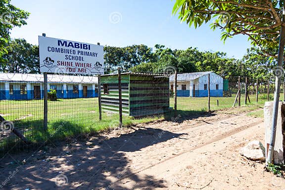 Escuela primaria de Mabibi fotografía editorial. Imagen de polla - 59963807