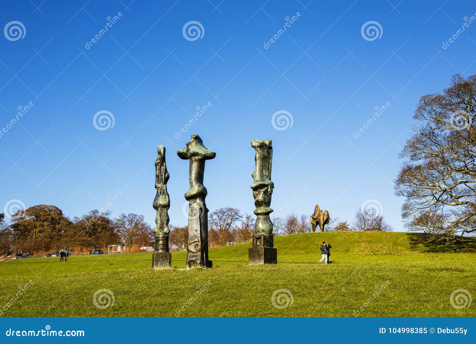 Escultura Moderna En El YSP Imagen editorial - Imagen de grande, grupo ...