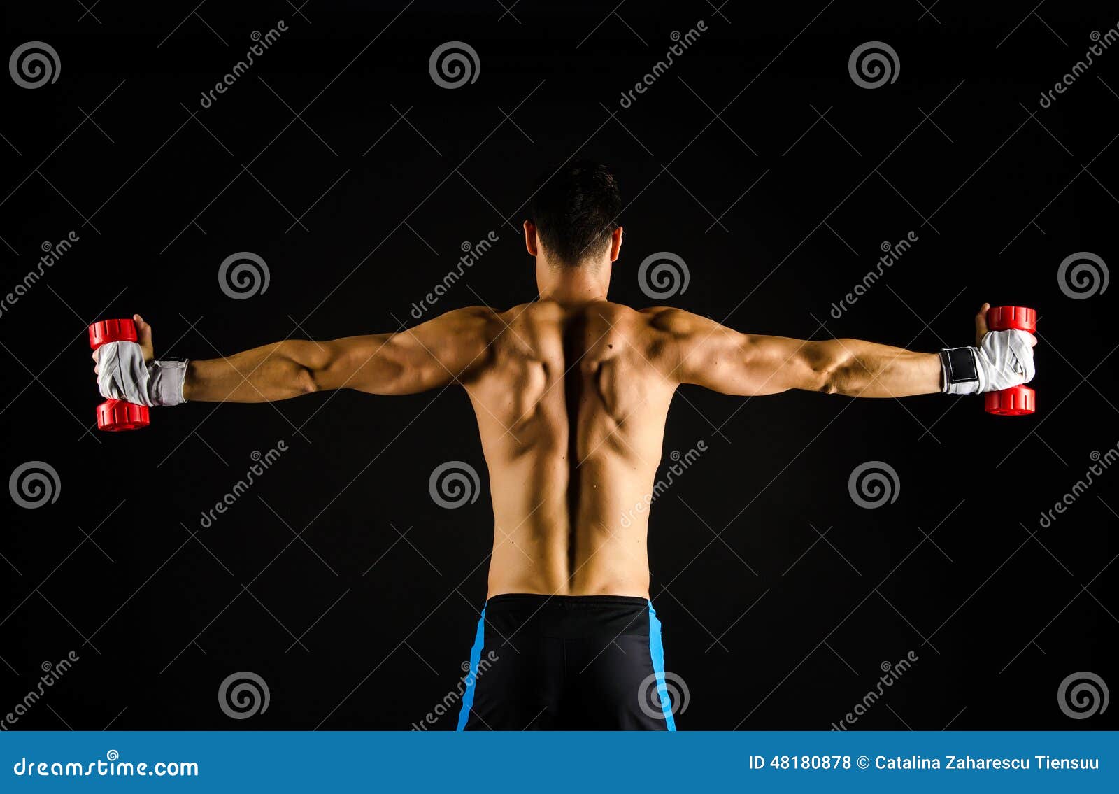 Esercitazione Muscolare Dell'uomo Fotografia Stock - Immagine di ...