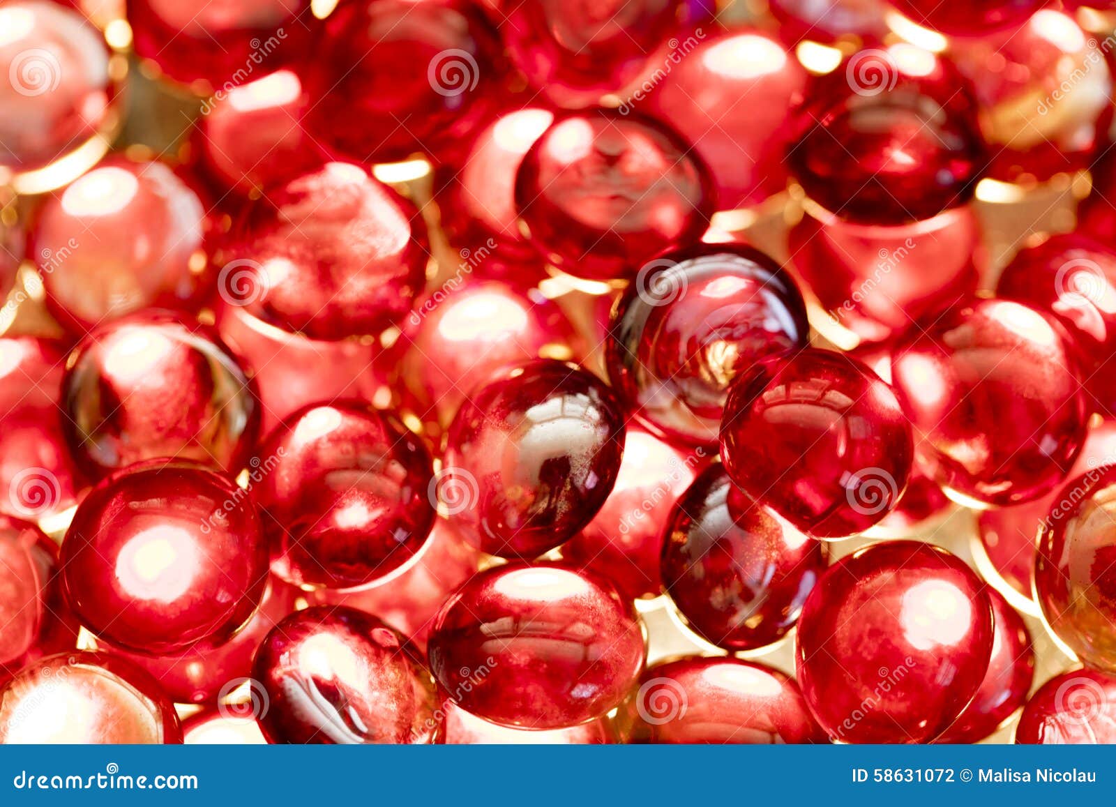 Esferas de cristal rojas foto de archivo. Imagen de arte - 58631072