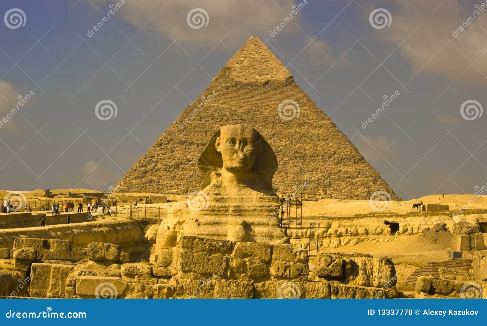 Esfinge foto de archivo. Imagen de color, misterio, azul - 13337770