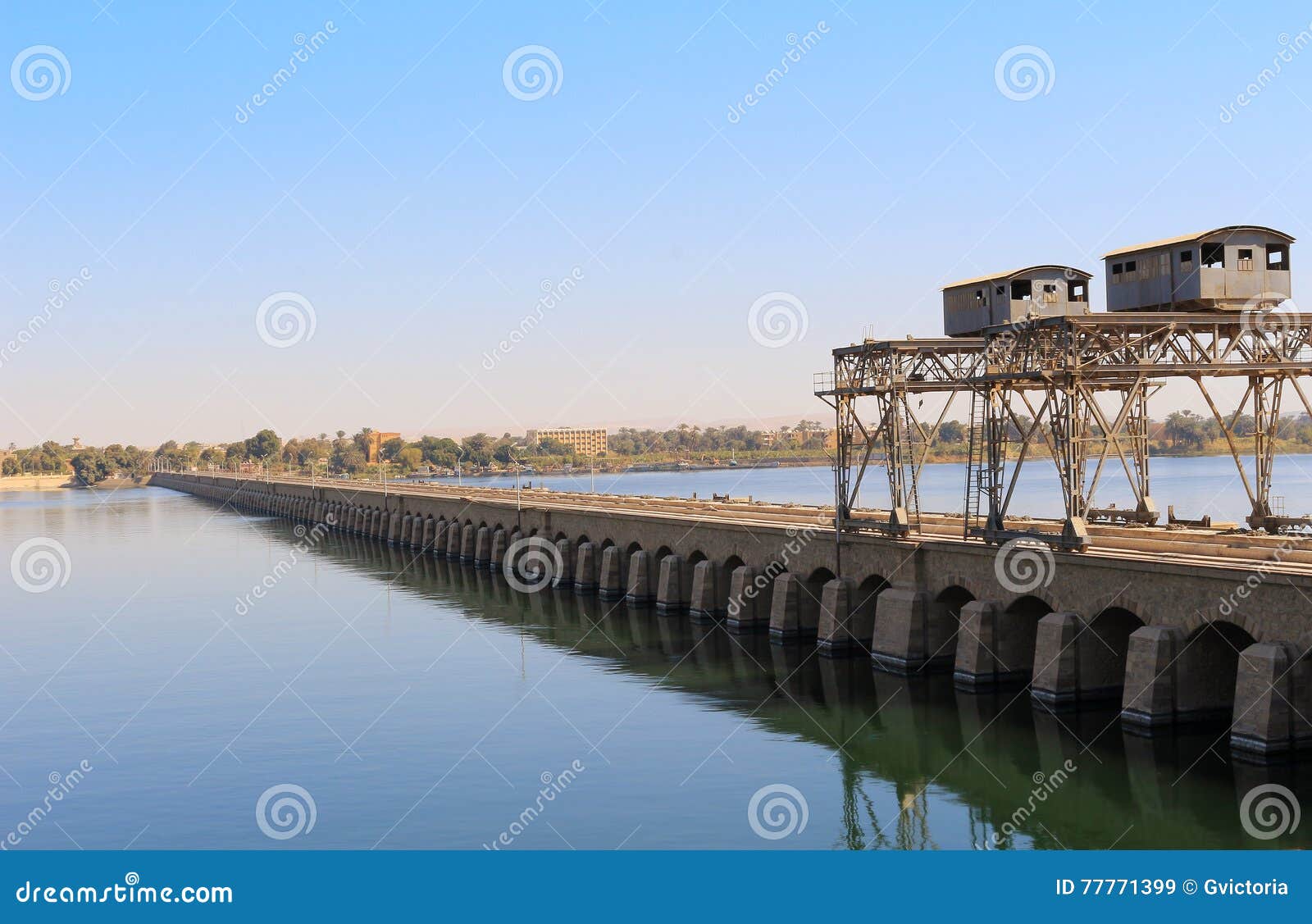 Esna dam in Egypt editorial stock image. Image of crossing - 77771399
